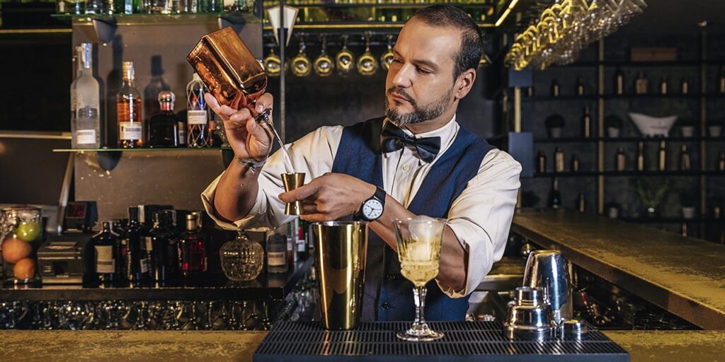 10 Tips For Bartenders To Improve Efficiency – Helvetica Bar